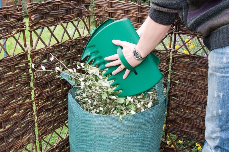 Leaf Grass Collector - Timbermills